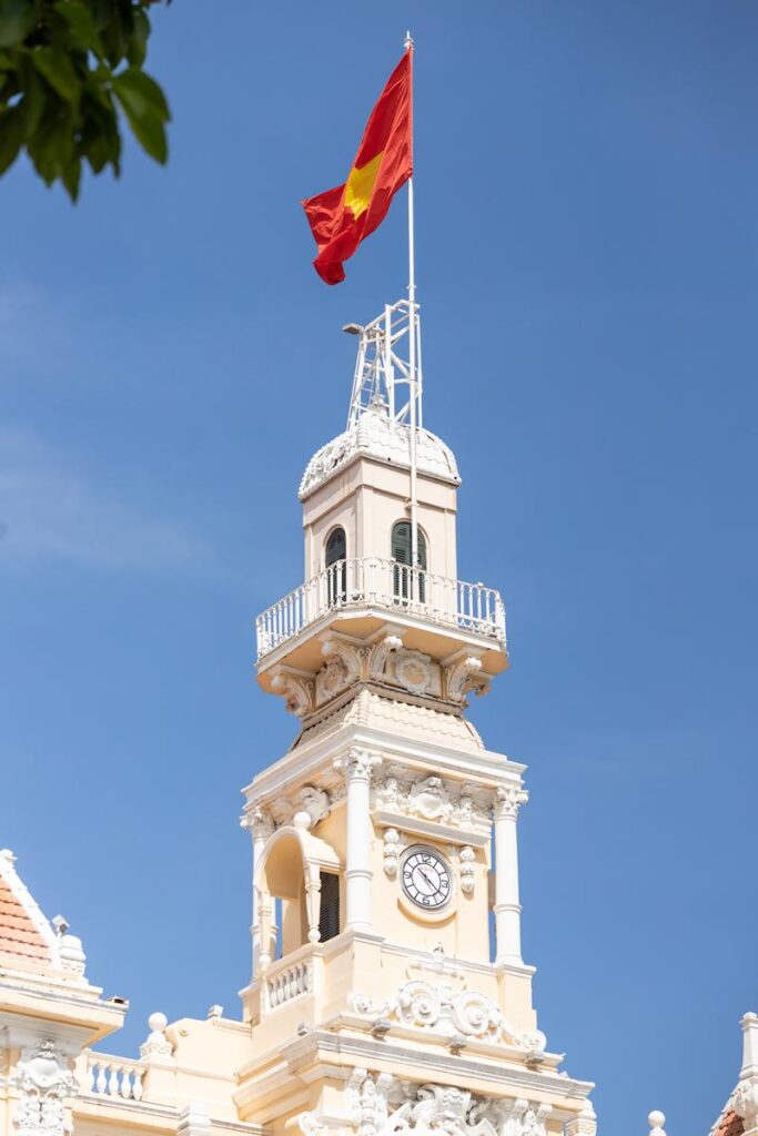 Bộ ảnh chụp UBND TP Hồ Chí Minh - Di tích kiến trúc nghệ thuật cấp quốc ...